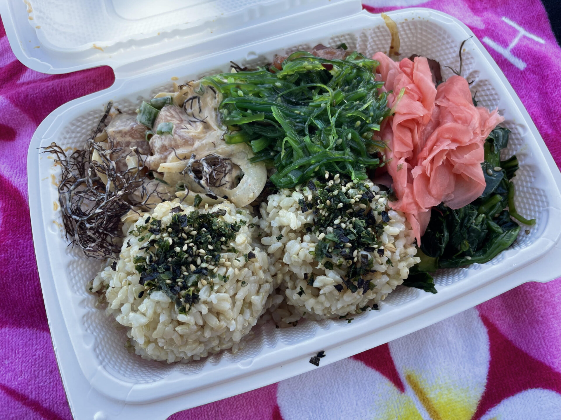 ハワイのポキ、おすすめのお店11選！芸能人も通う人気店をご紹介